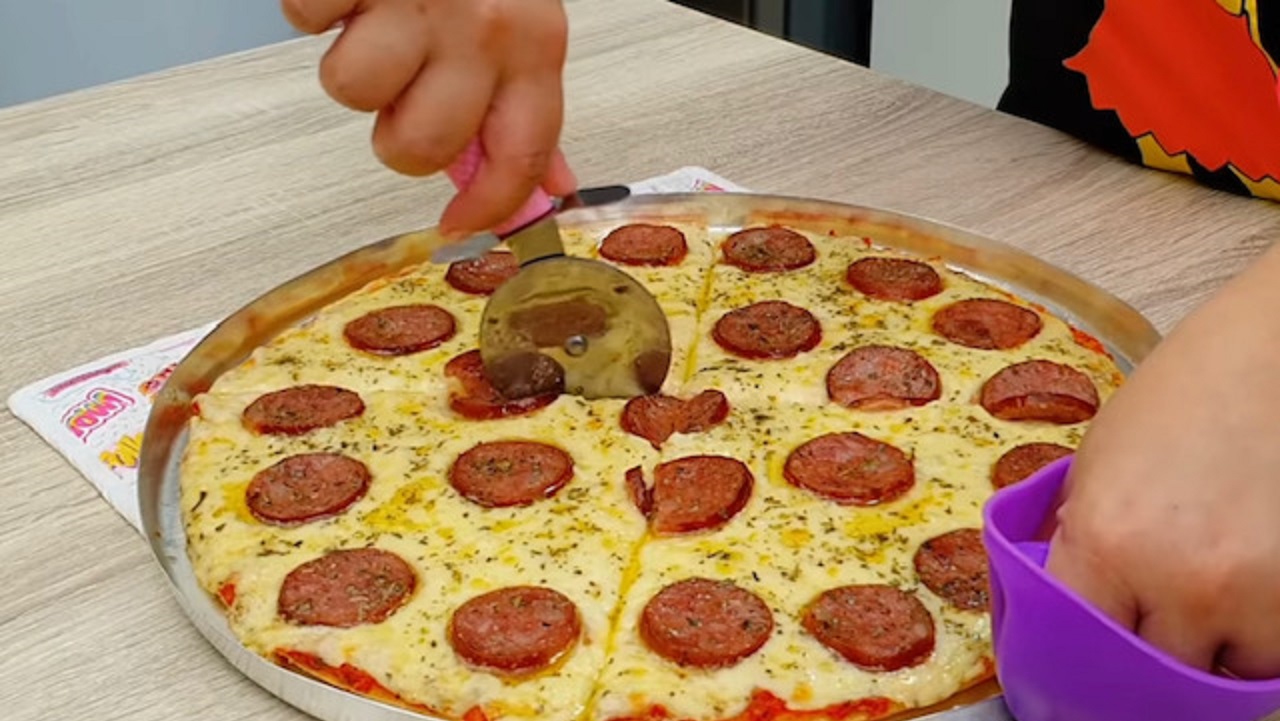 Nejjednodušší a nejlepší recept na domácí pizzu - ProSvět.cz
